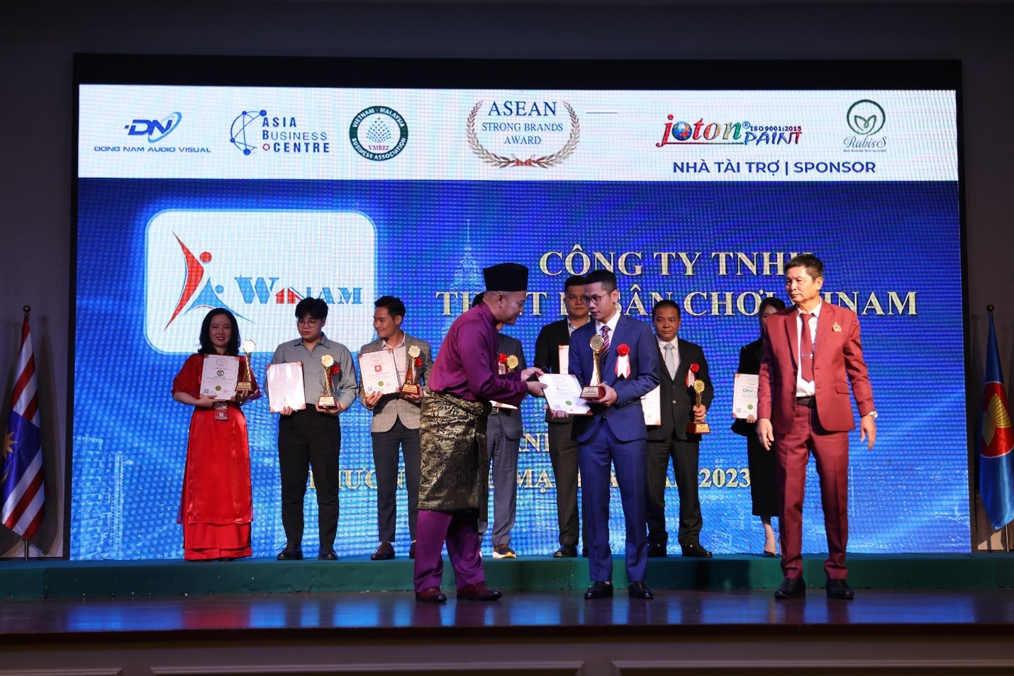 WINAM vinh dự nhận giải thưởng Top 10 Thương hiệu Mạnh ASEAN 2023 ...